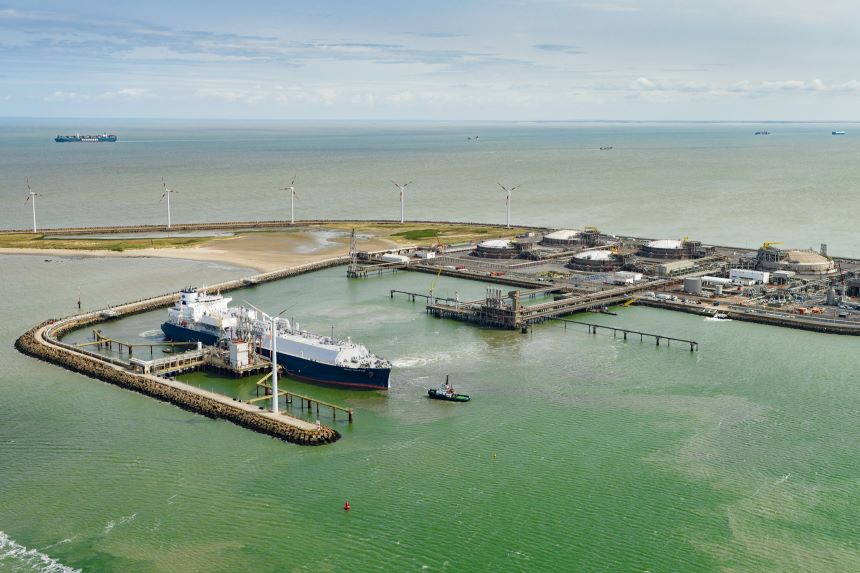 Inerting & cooling down LNG carriers